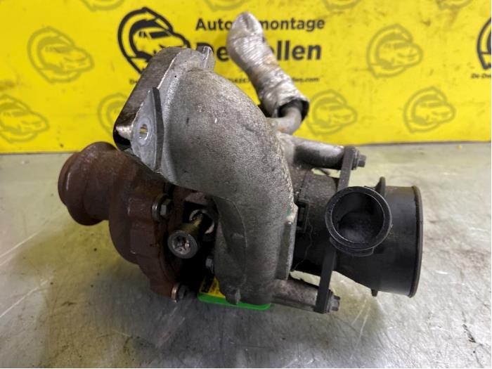 Turbo Volvo V40 1.6 D 16V - 36010147 D4162T VOLVO
