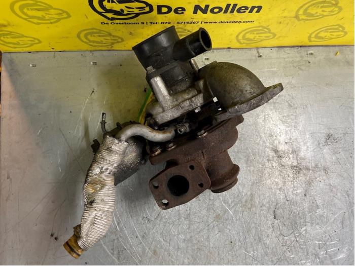 Turbo Volvo V40 1.6 D 16V - 36010147 D4162T VOLVO