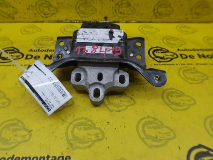 Motorsteunen met artikelnummer 5Q0199555T voorraad