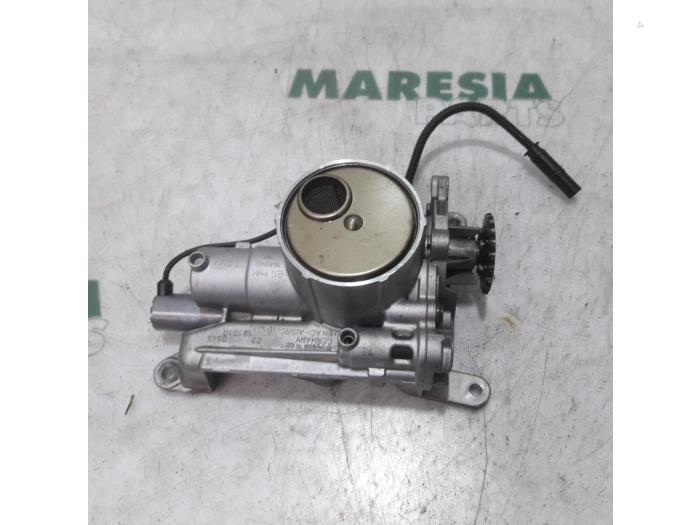 Oliepompen met artikelnummer V764737680 voorraad