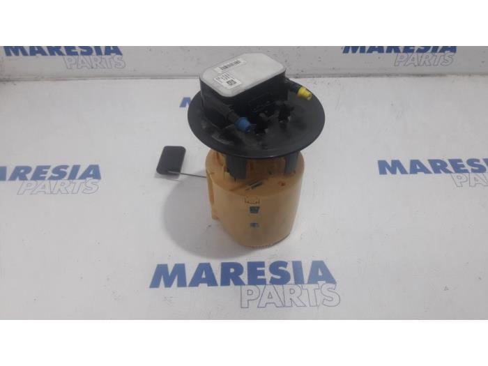 Brandstofpompen Elektrisch met artikelnummer 9677816480 voorraad