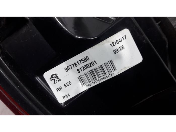Achterlicht rechts Peugeot 308 1.6 BlueHDi 100 - 9677817580 AUTOMOTIVE ...