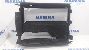 Luchtgeleiders met artikelnummer 215592894R voorraad