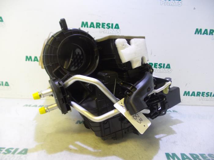 Gebruikte Peugeot 308 SW (L4/L9/LC/LJ/LR) 1.6 BlueHDi 120 Kachelhuis ...