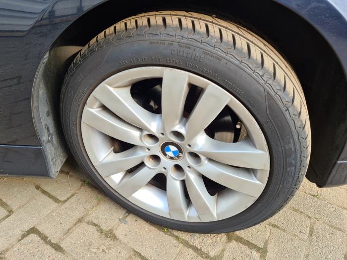 Velgen set + banden BMW 3 serie 320i 16V - 36116775599 Lichtmetaal