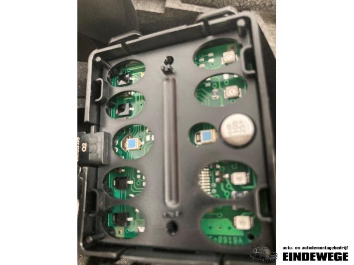 Subwoofer Mercedes CLS AMG 5.4 55 AMG V8 24V - A2198200602 HARMAN