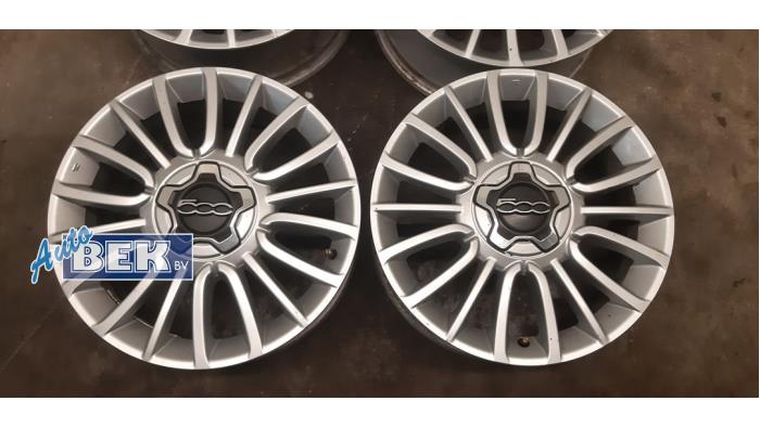 Velgen set Fiat 500X 1.6 D 16V Multijet II - 735658857 Lichtmetaal FIAT