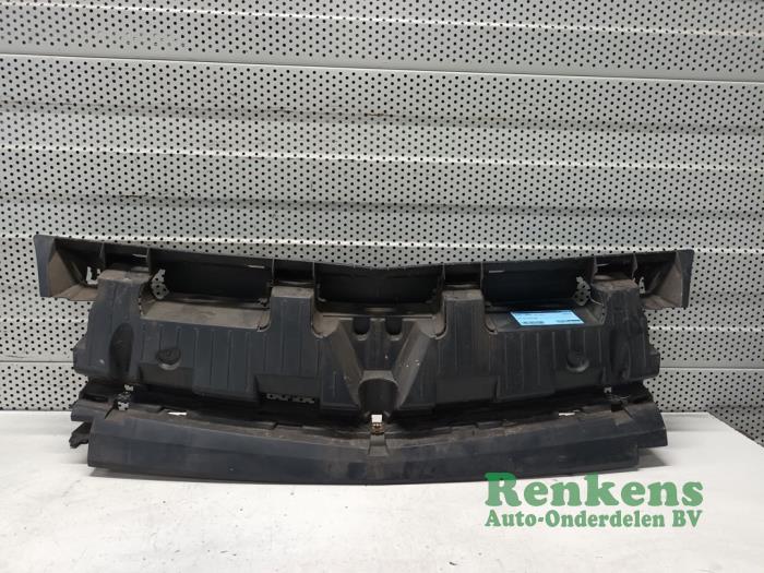 Renault Kangoo Grille Houders voorraad | Onderdelenlijn.nl