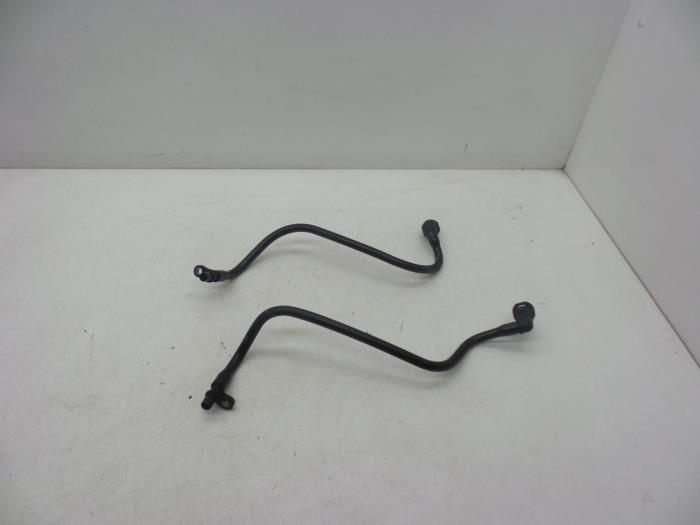 Oliedruk Leidingen met artikelnummer 31319280 voorraad