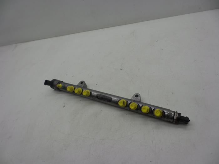 Gebruikte Volvo XC60 2.4 D5 20V 205 AWD Brandstof Drukregelaar ...