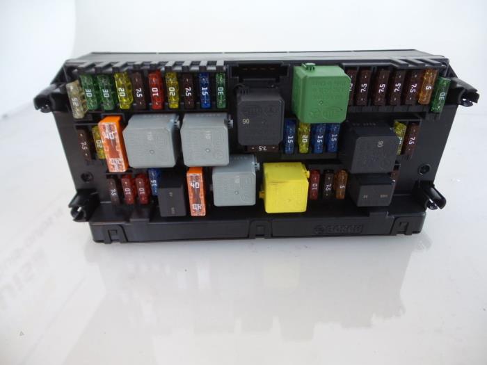 Zekeringkast Mercedes E E-200 CDI 16V BlueEfficiency,BlueTEC ...