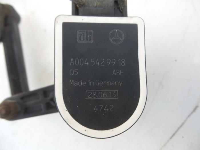 Hoogteregelaar vering Links-achter Mercedes ML III 3.0 ML-350 BlueTEC ...