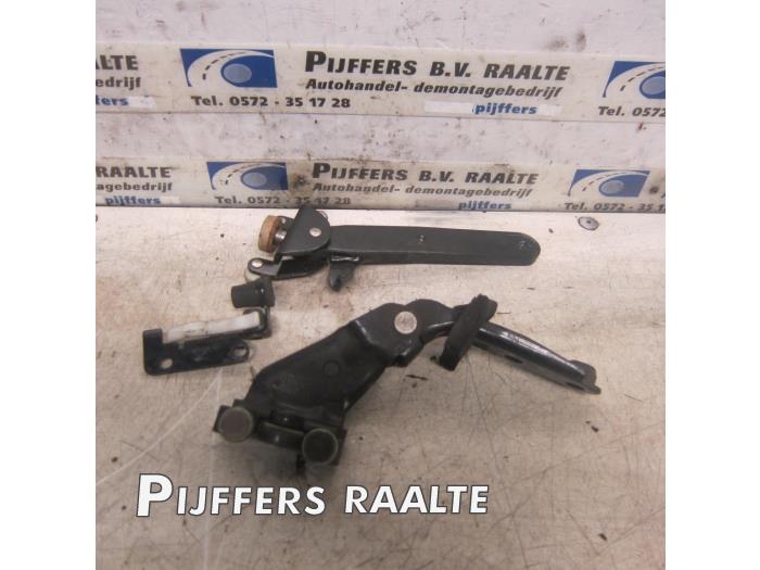 Schuifdeurrail links Volkswagen Caddy III 2.0 SDI - 2K0843335A