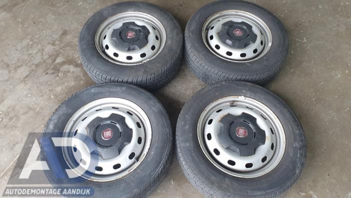 Velgen set Fiat Talento 1.6 MultiJet Biturbo 120 - 00000 Staal ORIGINEEL