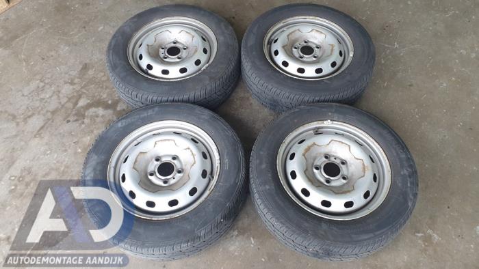 Velgen set Fiat Talento 1.6 MultiJet Biturbo 120 - 00000 Staal ORIGINEEL