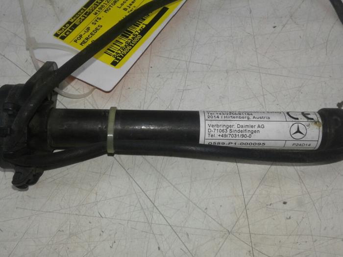 Gebruikte Mercedes CLA (117.3) 1.6 CLA-180 16V Popup Systeem Motorkap ...