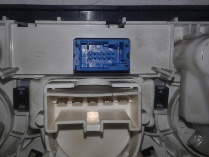 Gebruikte Opel Combo 1.4 16V ecoFlex Kachel Bedieningspaneel ...