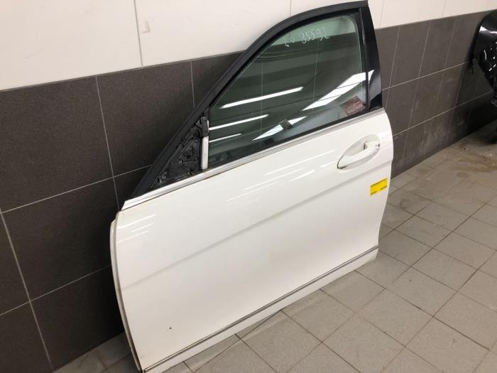 MERCEDES-BENZ C (W204) Kairės pusės šoninės durys 2047205900 17407761 ...