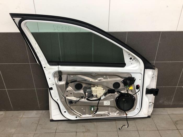 MERCEDES-BENZ C (W204) Kairės pusės šoninės durys 2047205900 17407761 ...