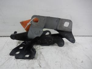 Gebruikte Mercedes ML-Klasse Motorkap Scharnier - 1668800028 ...