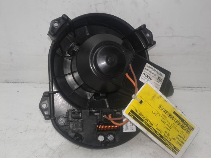 Kachel Ventilatiemotor Mercedes A 1.5 A-180 CDI, A-180d 16V - 2469061601