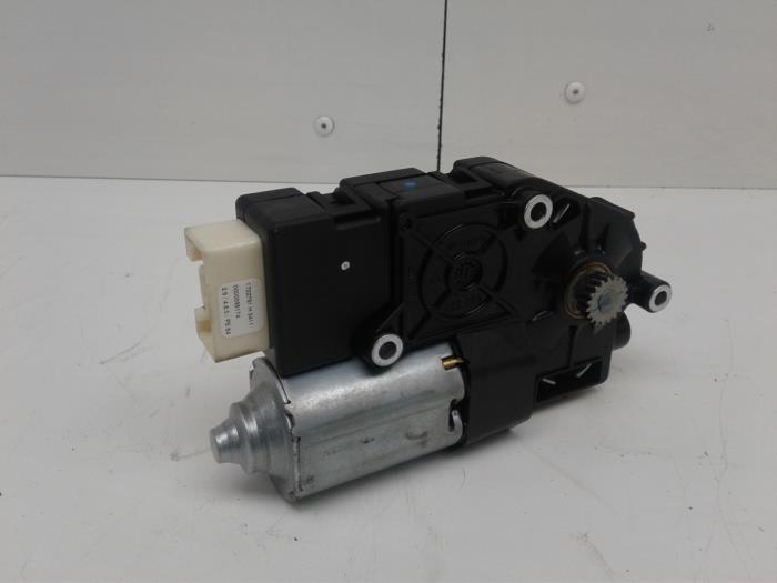 Schuifdak Motor Mercedes E E-500 V8 32V - 2079061000