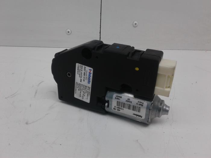 Schuifdak Motor Mercedes E E-500 V8 32V - 2079061000