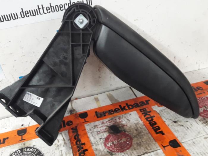 Gebruikte Peugeot 208 (CA/CC/CK/CL) 1.2 Vti 12V PureTech 82 Armleuning ...