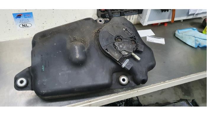 Mercedes W204 Adblue tanks voorraad | Onderdelenlijn.nl