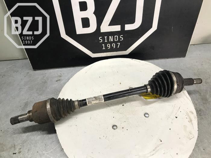 Aandrijfassen links-voor met artikelnummer 9820471280 voorraad