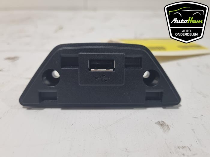 AUX/USB aansluitingen met artikelnummer 5Q0035726 voorraad