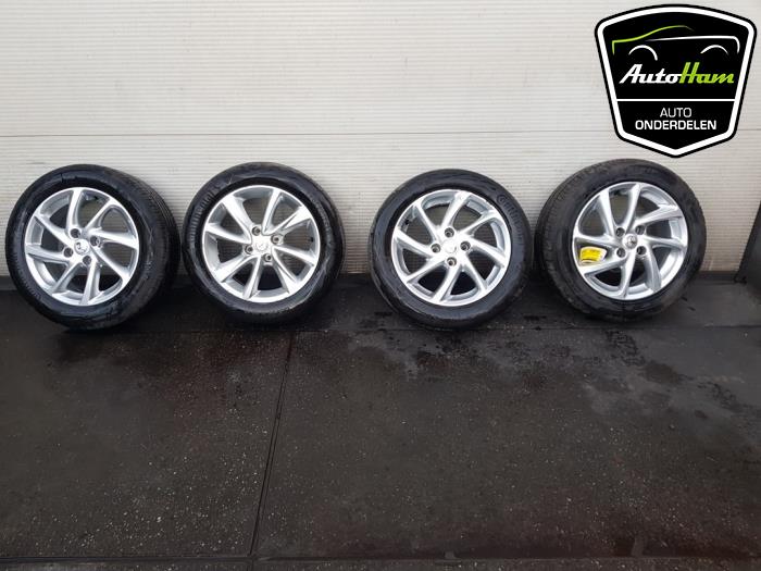 Sportvelgensets + banden met artikelnummer 9832277280 voorraad