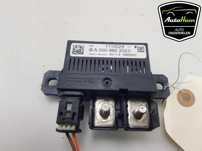 Accu controle module Mercedes CLA 1.6 CLA-180 16V - A0009822023