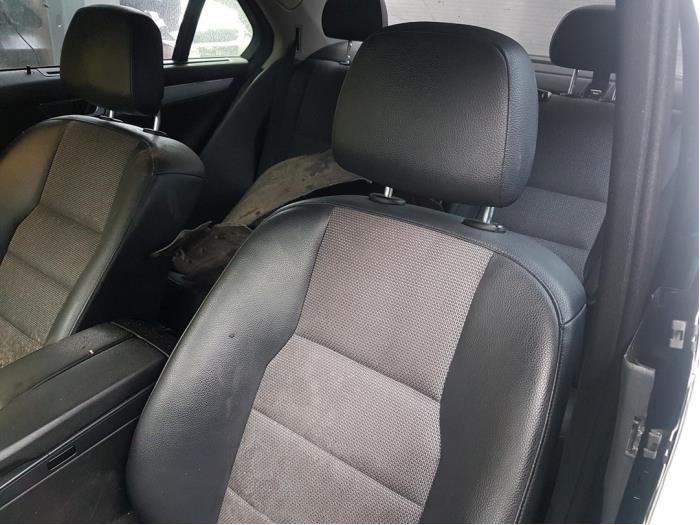 Mercedes C-Klasse Stoelen links voorraad | Onderdelenlijn.nl