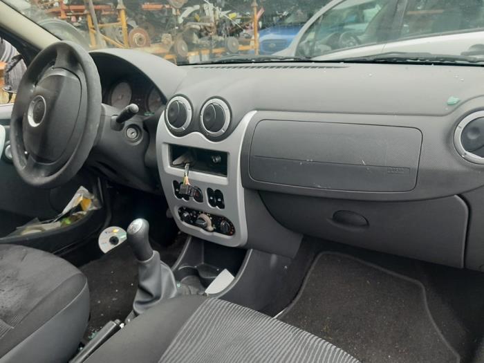 Dacia Logan Dashboard kastjes voorraad | Onderdelenlijn.nl