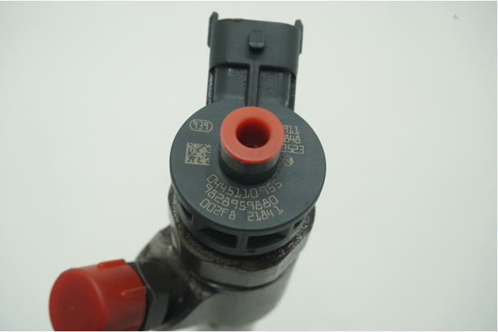 Verstuivers (diesel) met artikelnummer 9828959880 voorraad