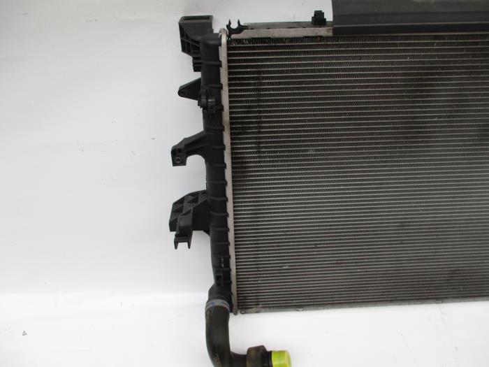 Gebruikte Volkswagen Transporter Radiateur - 7E0121253A - ABC B.V ...