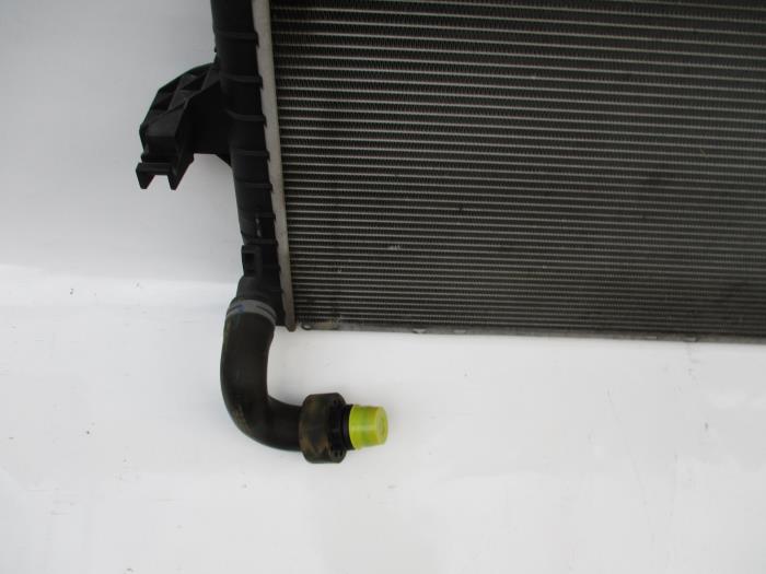 Gebruikte Volkswagen Transporter Radiateur - 7E0121253A
