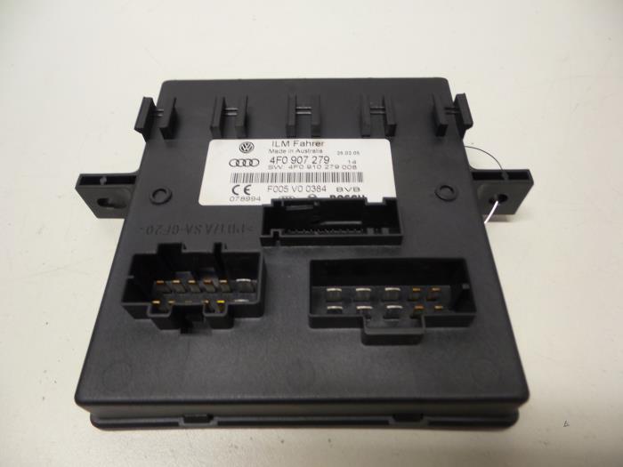 Boordcomputer Audi A6 Avant Quattro 3.2 V6 24V FSI - 4F0907279 AUK