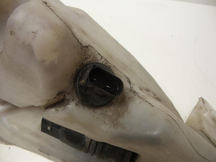 Ruitensproeiertank voor Audi TT Roadster 1.8 T 20V Quattro - 1J0955681