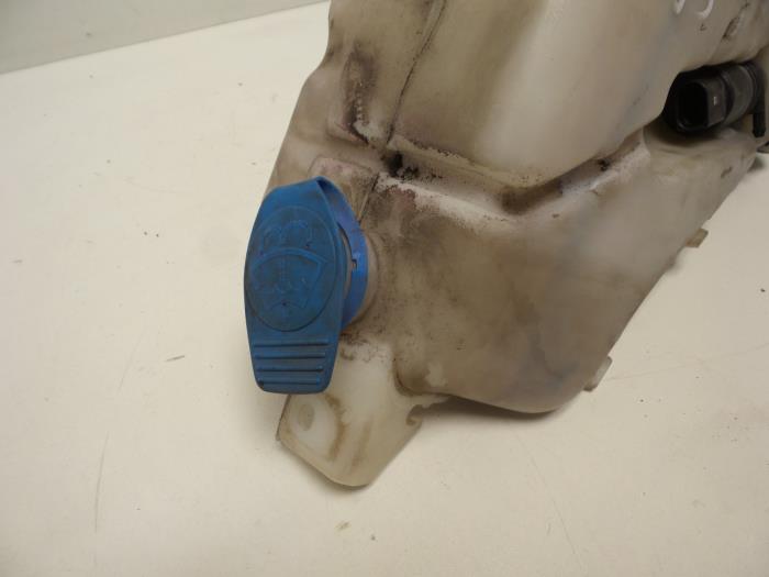 Ruitensproeiertank voor Audi TT Roadster 1.8 T 20V Quattro - 1J0955681