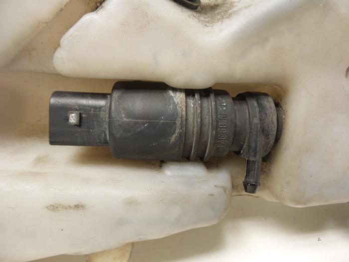 Ruitensproeiertank voor Audi TT Roadster 1.8 T 20V Quattro - 1J0955681