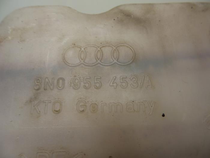 Ruitensproeiertank voor Audi TT Roadster 1.8 T 20V Quattro - 1J0955681