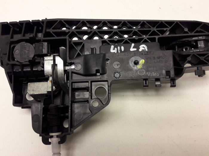 Portiergreep 4Deurs links-achter Audi A4 Avant 2.0 TDI 16V - 8T0837167A