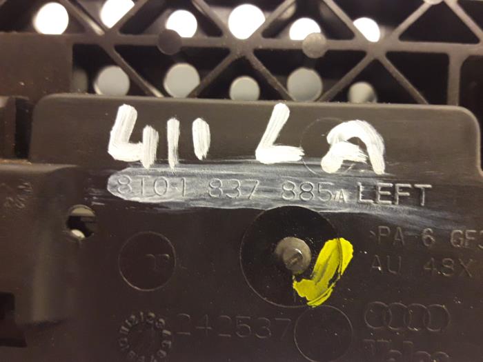 Portiergreep 4Deurs links-achter Audi A4 Avant 2.0 TDI 16V - 8T0837167A