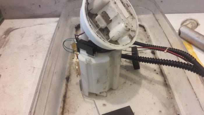 Benzinepomp Mercedes C 1.8 C-180K 16V - 2034701641 271946 MARWAL