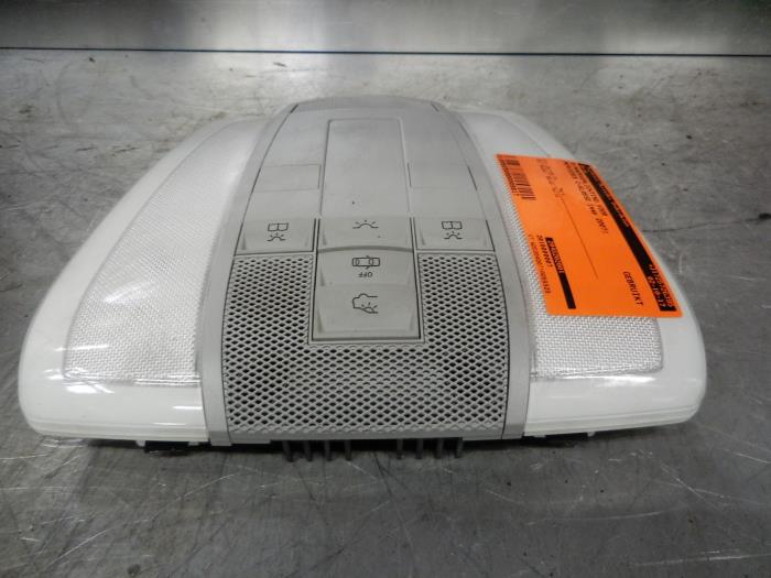 Gebruikte Mercedes C 2.2 C-200 CDI 16V Binnenverlichting voor - 2048202001