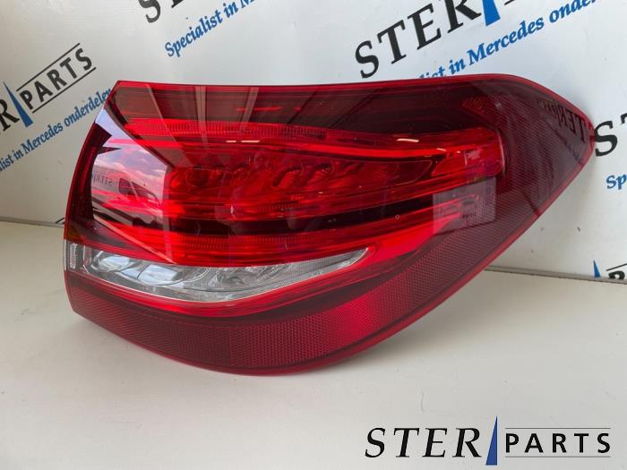 Achterlichten rechts met artikelnummer A2059065200 voorraad