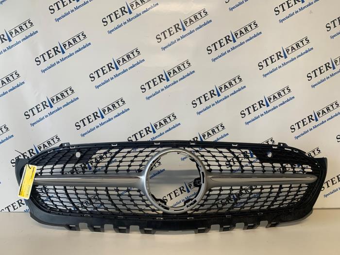 Mercedes A-Klasse Grills voorraad | Onderdelenlijn.nl