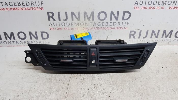 Luchtroosters Dashboard met artikelnummer 64222991235 voorraad